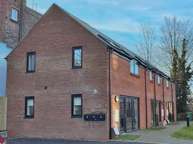 1 bedroom end of terrace house to rent