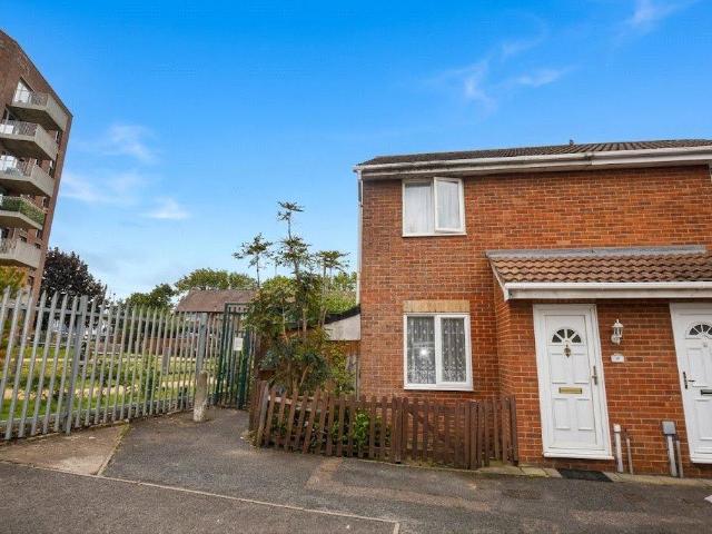 1 bedroom end of terrace house to rent