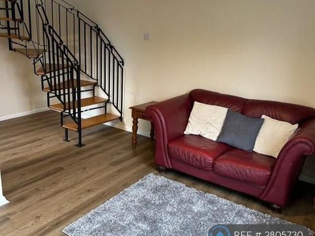 1 bedroom end of terrace house to rent