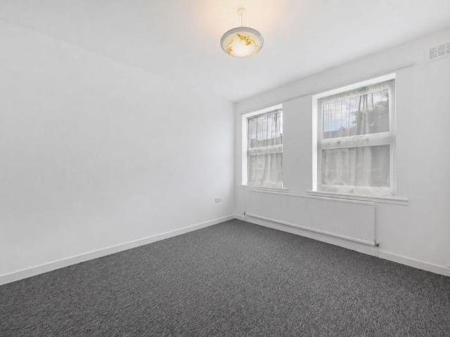 1 bedroom end of terrace house to rent