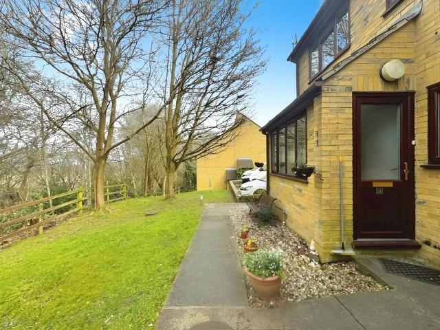 1 bedroom end of terrace house to rent