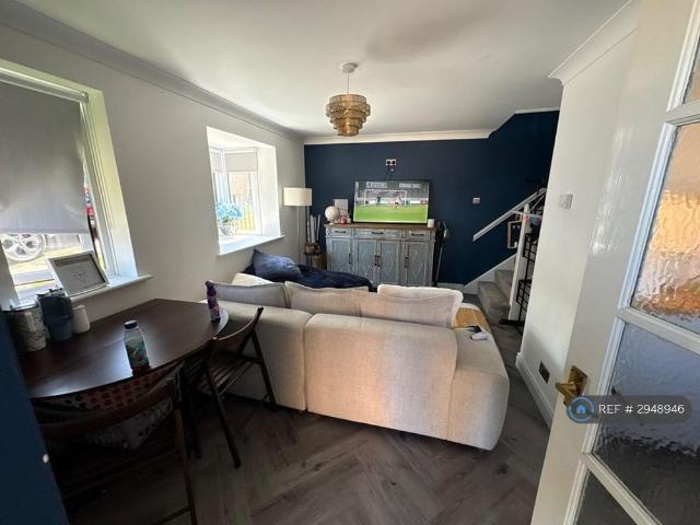 1 bedroom end of terrace house to rent