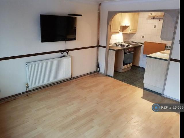 1 bedroom end of terrace house to rent