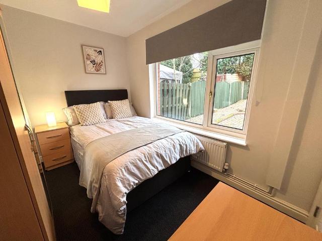 1 bedroom end of terrace house to rent