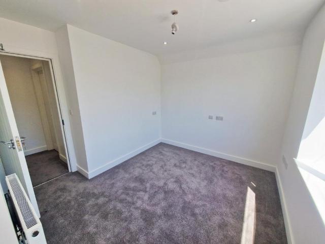 1 bedroom end of terrace house to rent