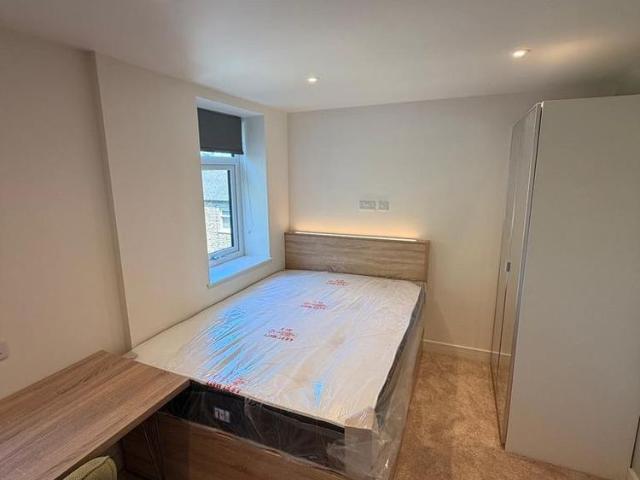 1 bedroom end of terrace house to rent