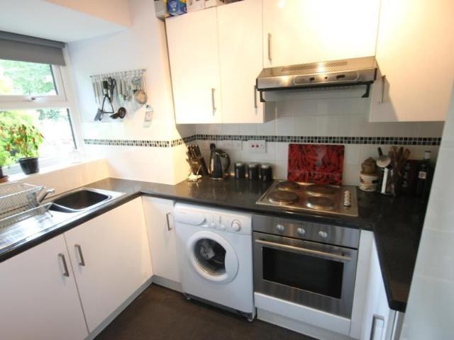 1 bedroom end of terrace house to rent