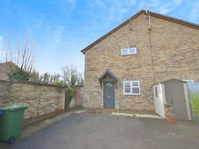 1 bedroom end of terrace house to rent