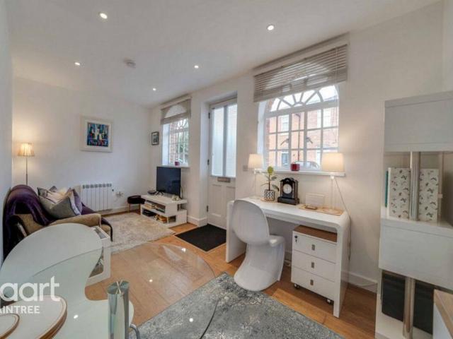 1 bedroom end of terrace house to rent