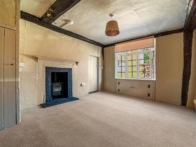 1 bedroom end of terrace house to rent