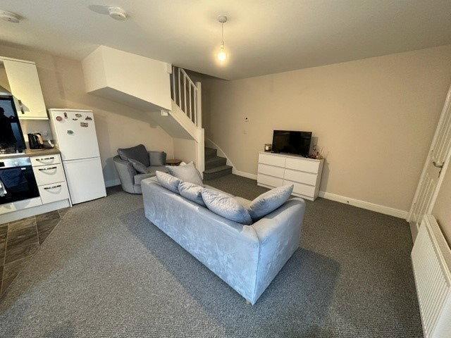 1 bedroom end of terrace house to rent