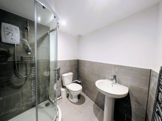 1 bedroom end of terrace house to rent
