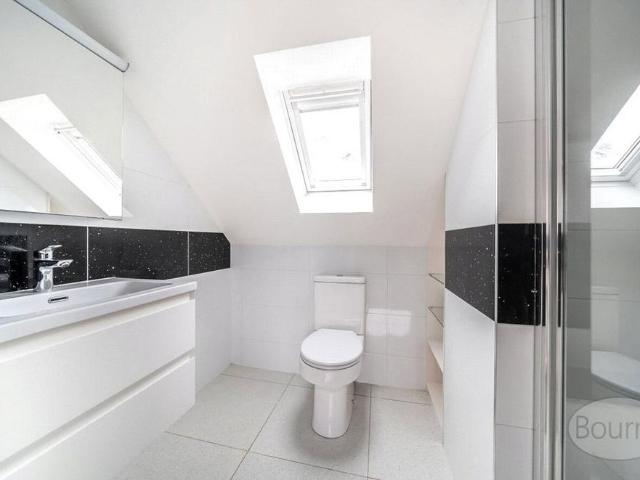1 bedroom end of terrace house to rent
