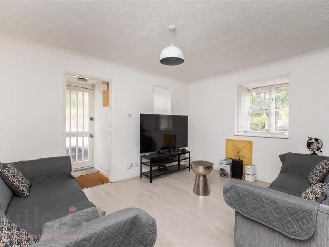 1 bedroom end of terrace house to rent
