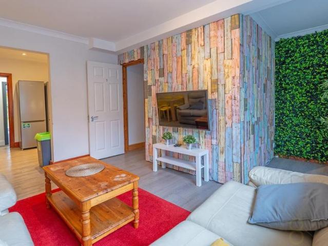 1 bedroom end of terrace house to rent