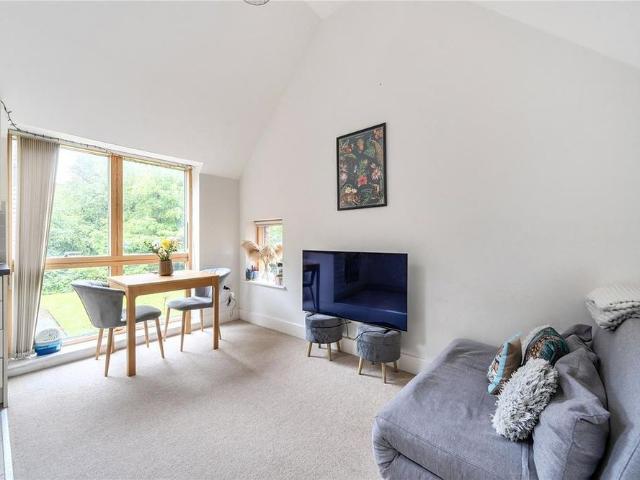 1 bedroom end of terrace house to rent