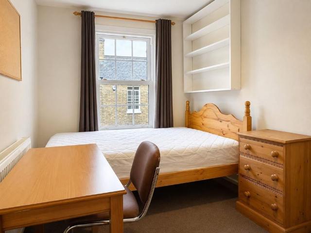 1 bedroom end of terrace house to rent