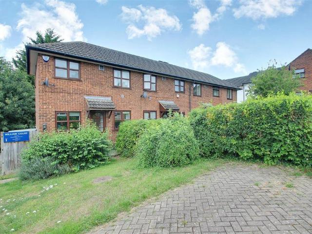 1 bedroom end of terrace house to rent