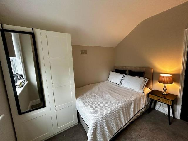 1 bedroom end of terrace house to rent