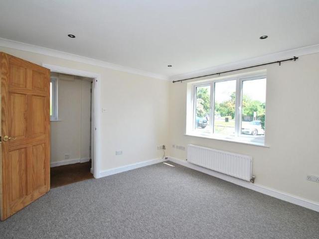 1 bedroom end of terrace house to rent