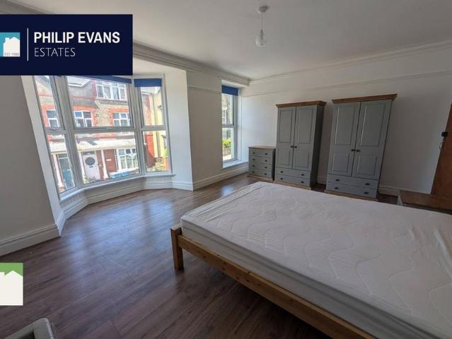 1 bedroom end of terrace house to rent
