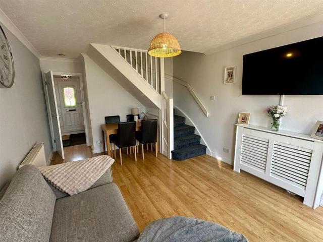 1 bedroom end of terrace house to rent