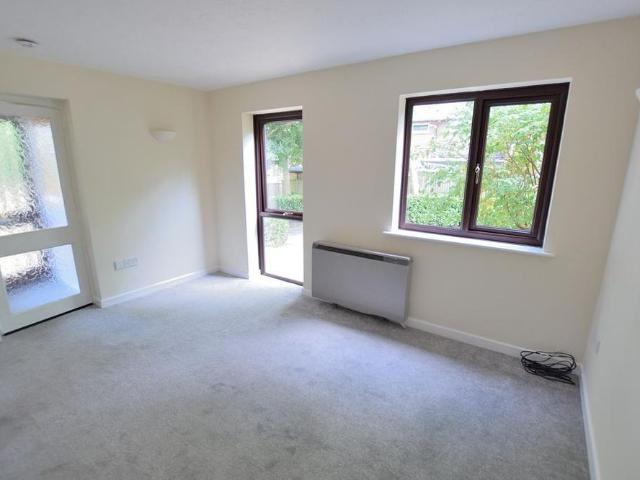 1 bedroom end of terrace house to rent