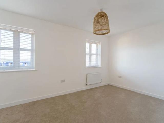1 bedroom end of terrace house to rent