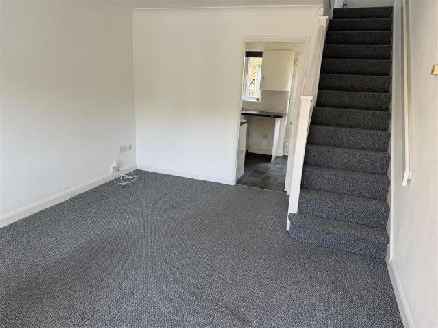 1 bedroom end of terrace house to rent