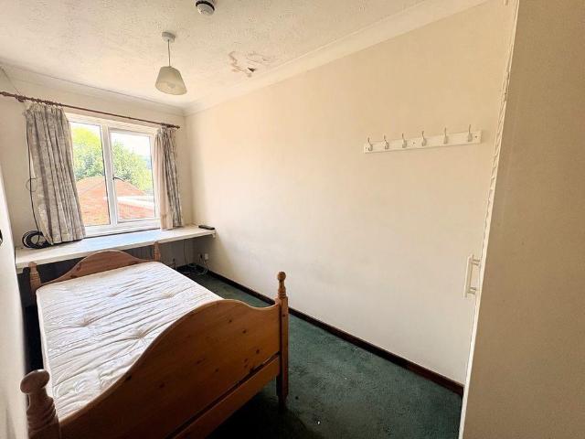 1 bedroom end of terrace house to rent