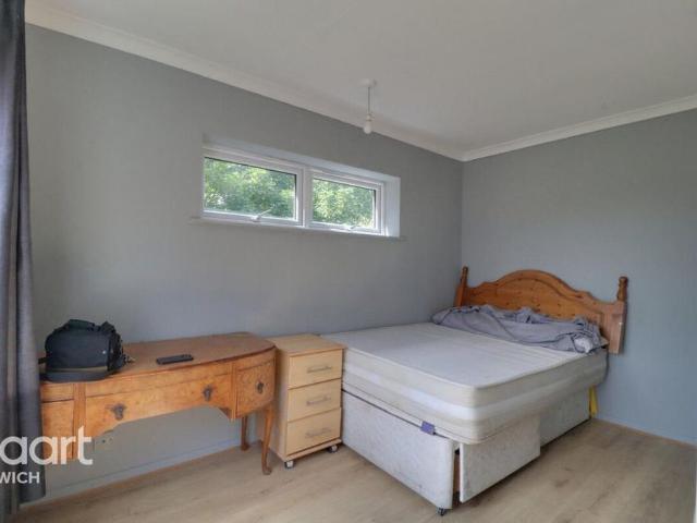 1 bedroom end of terrace house to rent