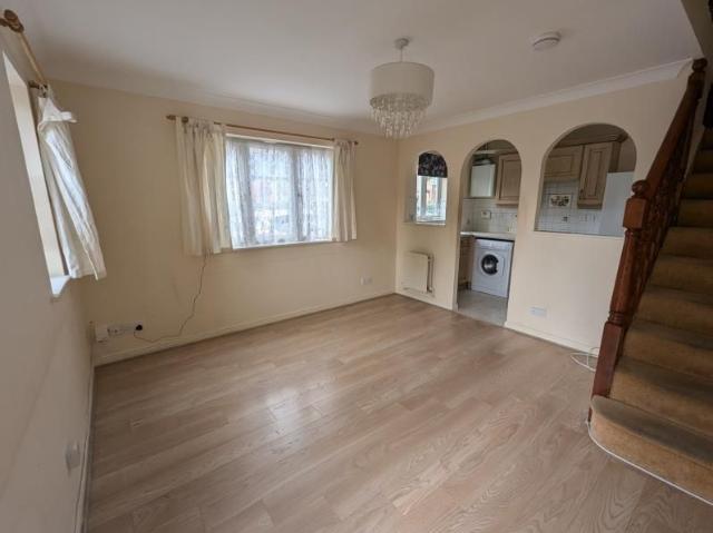 1 bedroom end of terrace house to rent