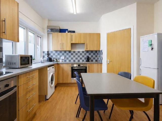 1 bedroom end of terrace house to rent