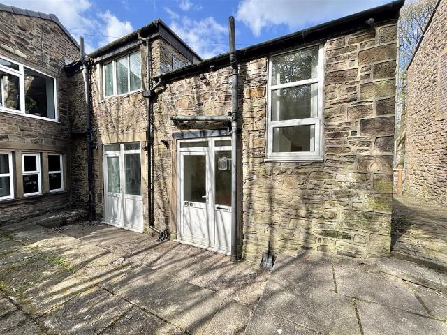 1 bedroom end of terrace house to rent