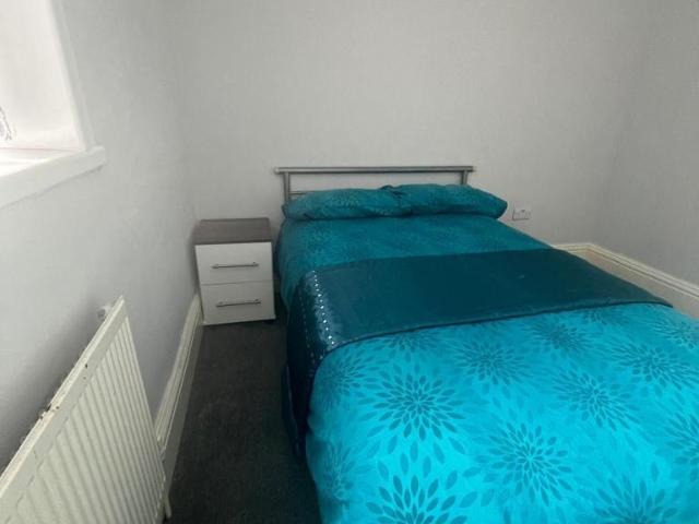 1 bedroom end of terrace house to rent
