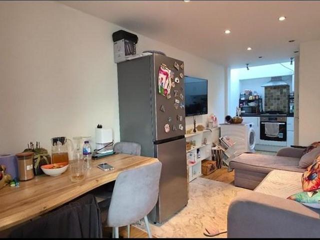 1 bedroom end of terrace house to rent