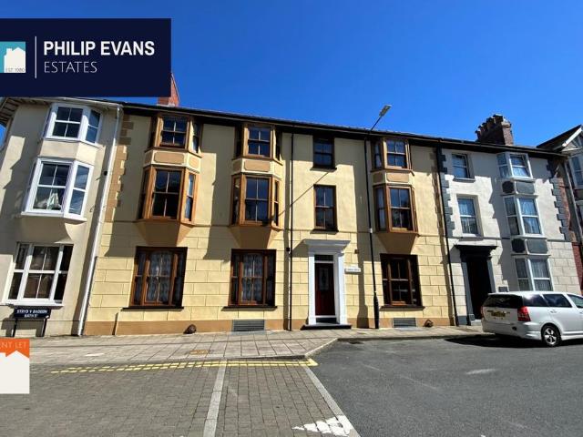 1 bedroom end of terrace house to rent