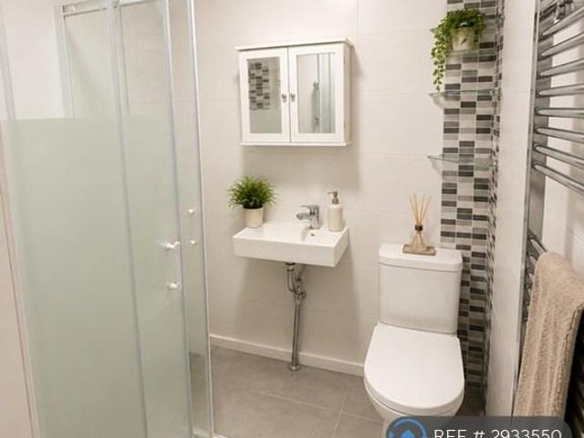 1 bedroom end of terrace house to rent