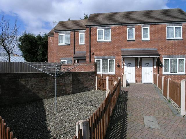 1 bedroom end of terrace house to rent