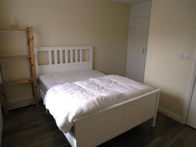 1 bedroom end of terrace house to rent