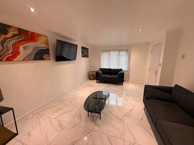 1 Bedroom End Of Terrace House To Rent In Valley Road, Nottingham, NG5
