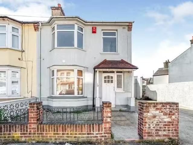 1 bedroom End Terrace Room to rent, Campbell Road, Gravesend.
