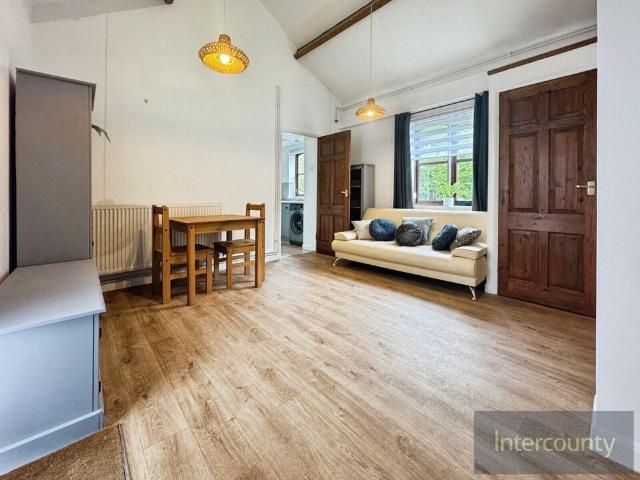 1 Bedroom End Terraced House To Rent