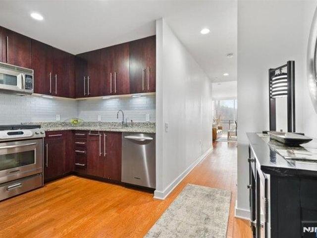 1 bedroom, Edgewater NJ 07020 102562687