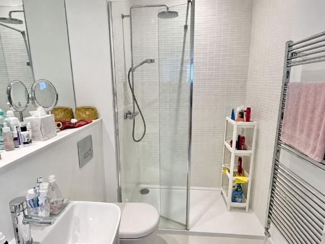 1 bedroom Executive Ground Floor Apartment to rent
