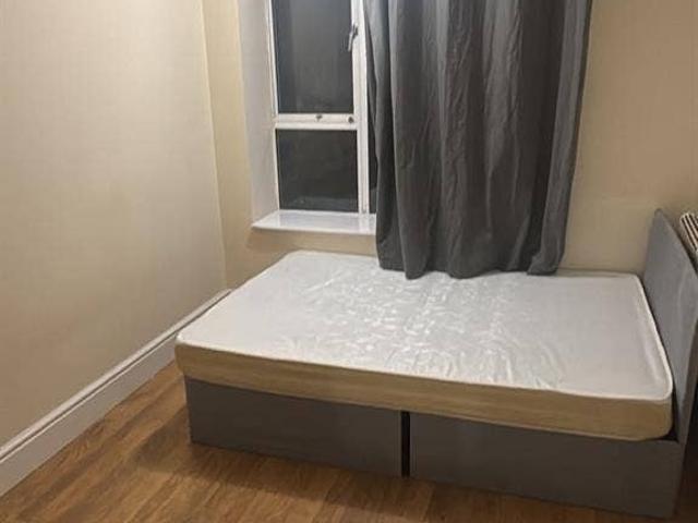 1 Bedroom For 2 People In a 3BHK