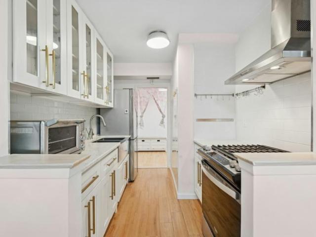 1 bedroom, Forest Hills NY LS102245886