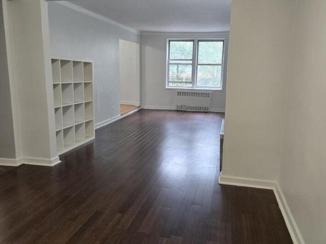 1 bedroom, Forest Hills NY 102243516