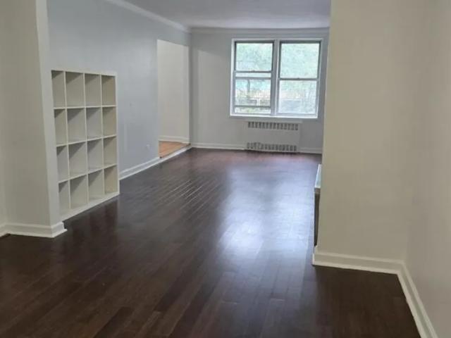 1 bedroom, Forest Hills NY 102752862