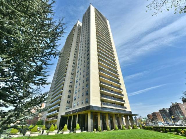 1 bedroom, Forest Hills NY 97049273